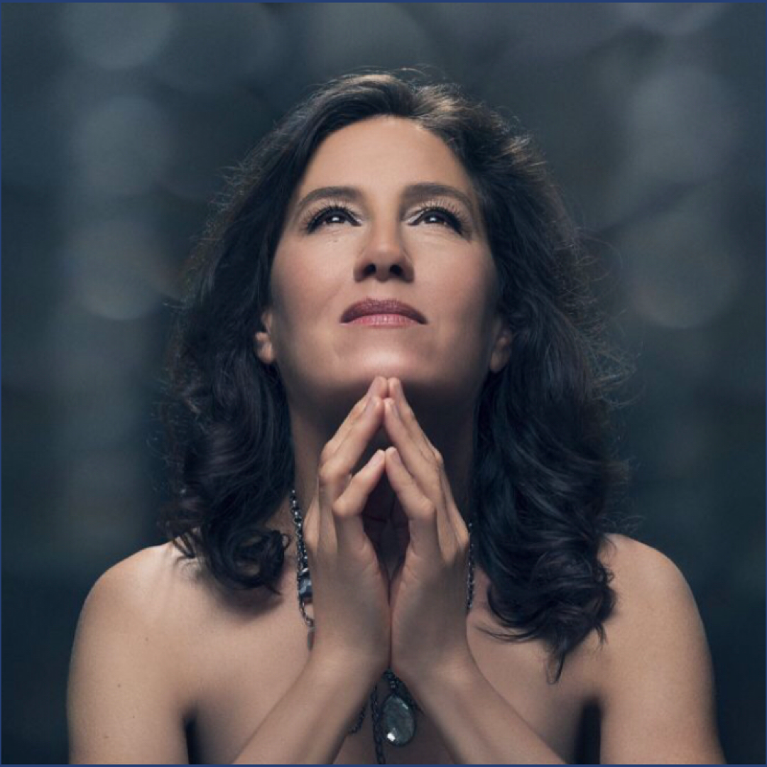 BeSimply...Donna Delory {Gone Beyond} - Suzanne Toro